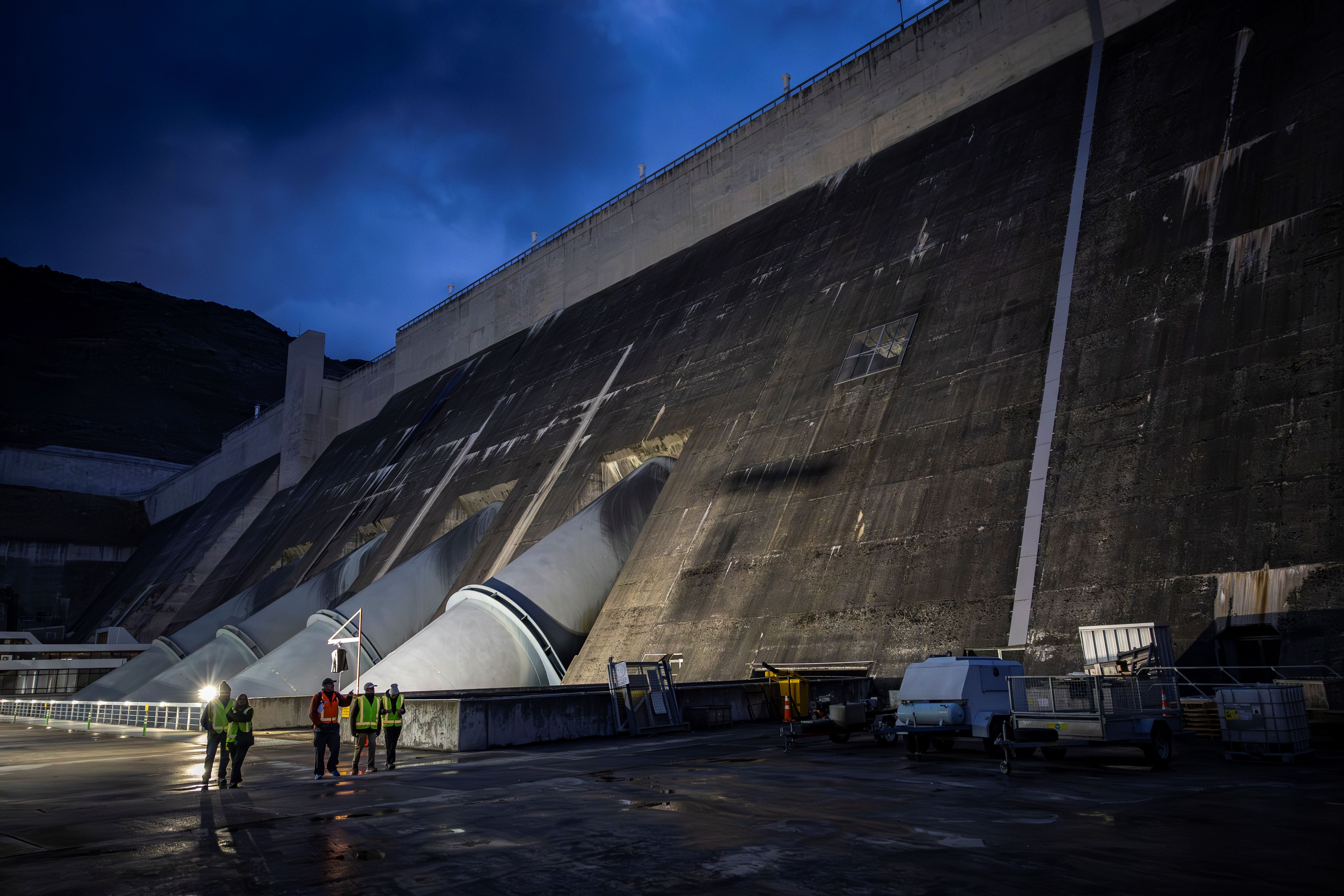 A Unique Tour to Explore The Spectacular Clyde Dam | Otago Trail Hub